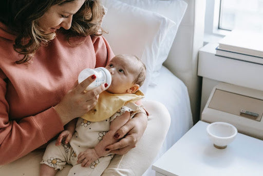 An Ultimate Guide on Newborn Feeding Schedule | Cocoon Care
